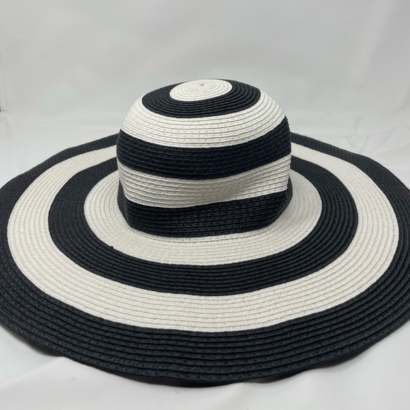 Serra | Accessories | Serra Black And White Striped Hat | Poshmark